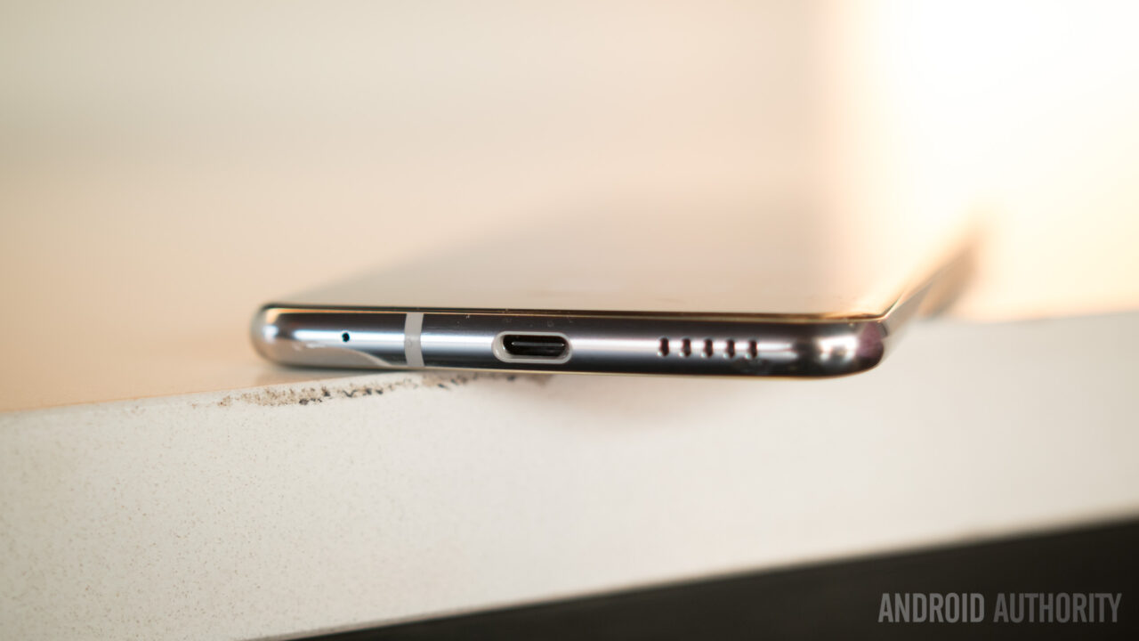 LG V30 arrives on scene - Snapdragon 835, waterproofing, and more