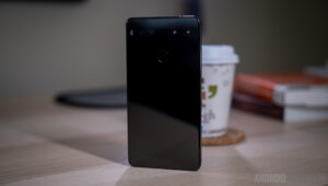 Essential Phone review: Maximum hardware, minimum software - Android ...