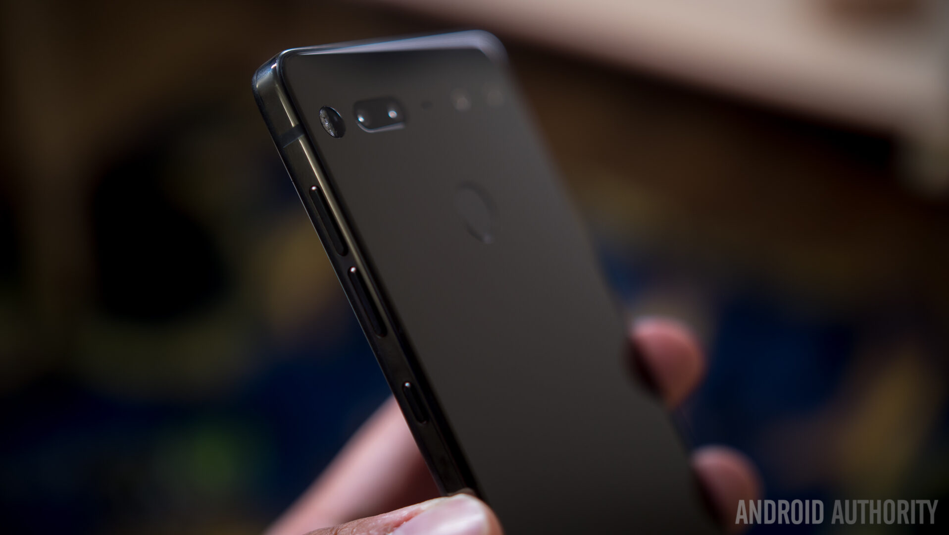 Essential Phone gets touch scrolling improvements, fingerprint gestures