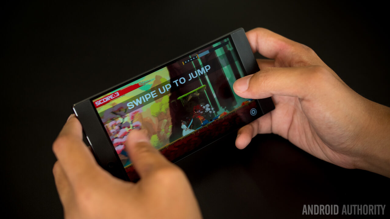 Razer Phone hands-on: a phone for gamers, and everyone - Android Authority