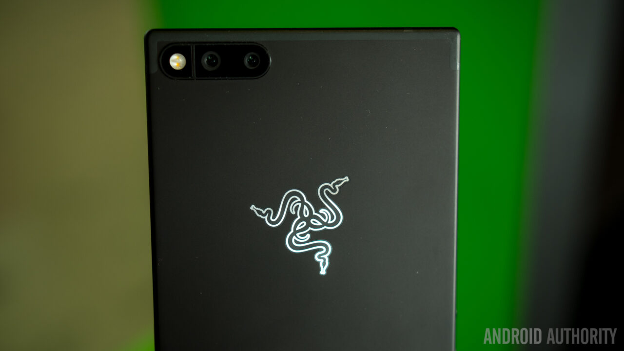 Razer Phone hands-on: a phone for gamers, and everyone - Android Authority