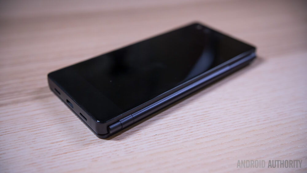 ZTE Axon M review: dual screen, single-minded