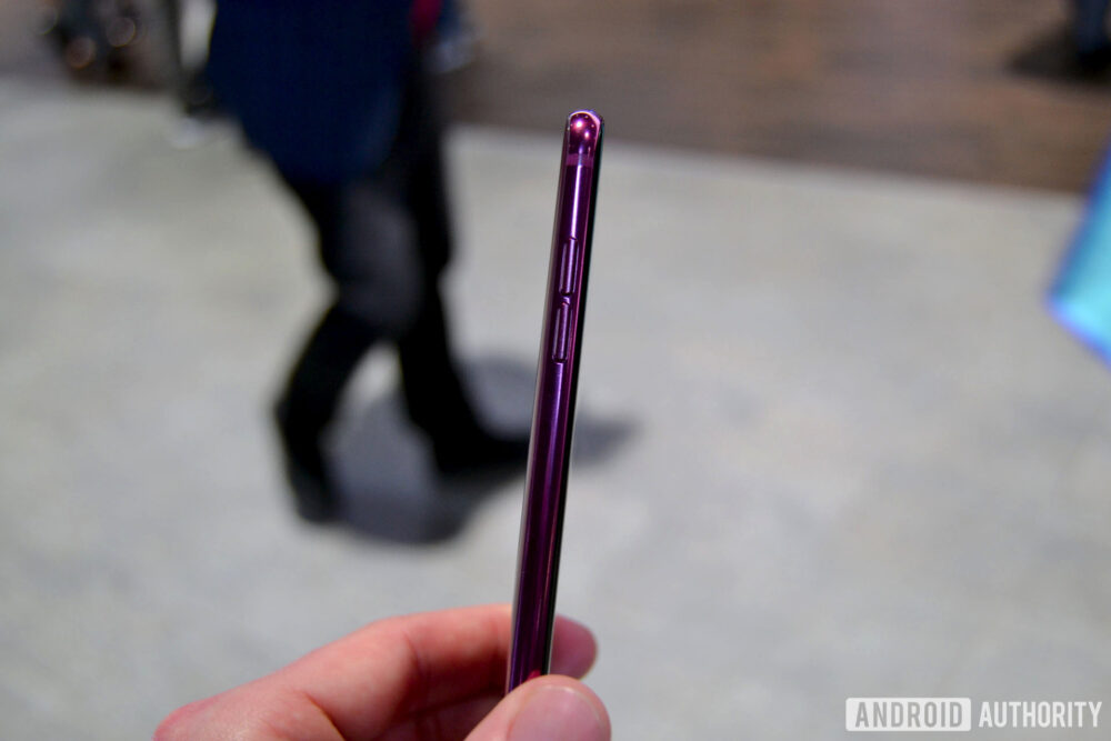 LG V30 Raspberry Rose and Signature Edition hands-on at CES 2018