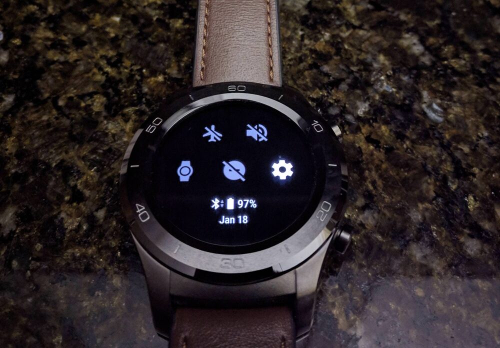 Android Wear 2.8 update includes new system-wide dark theme