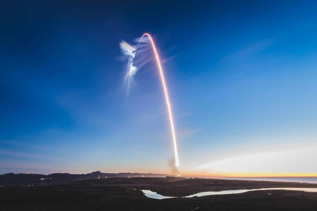 SpaceX fans, here are 30 hi-res wallpapers for your phone or PC ...