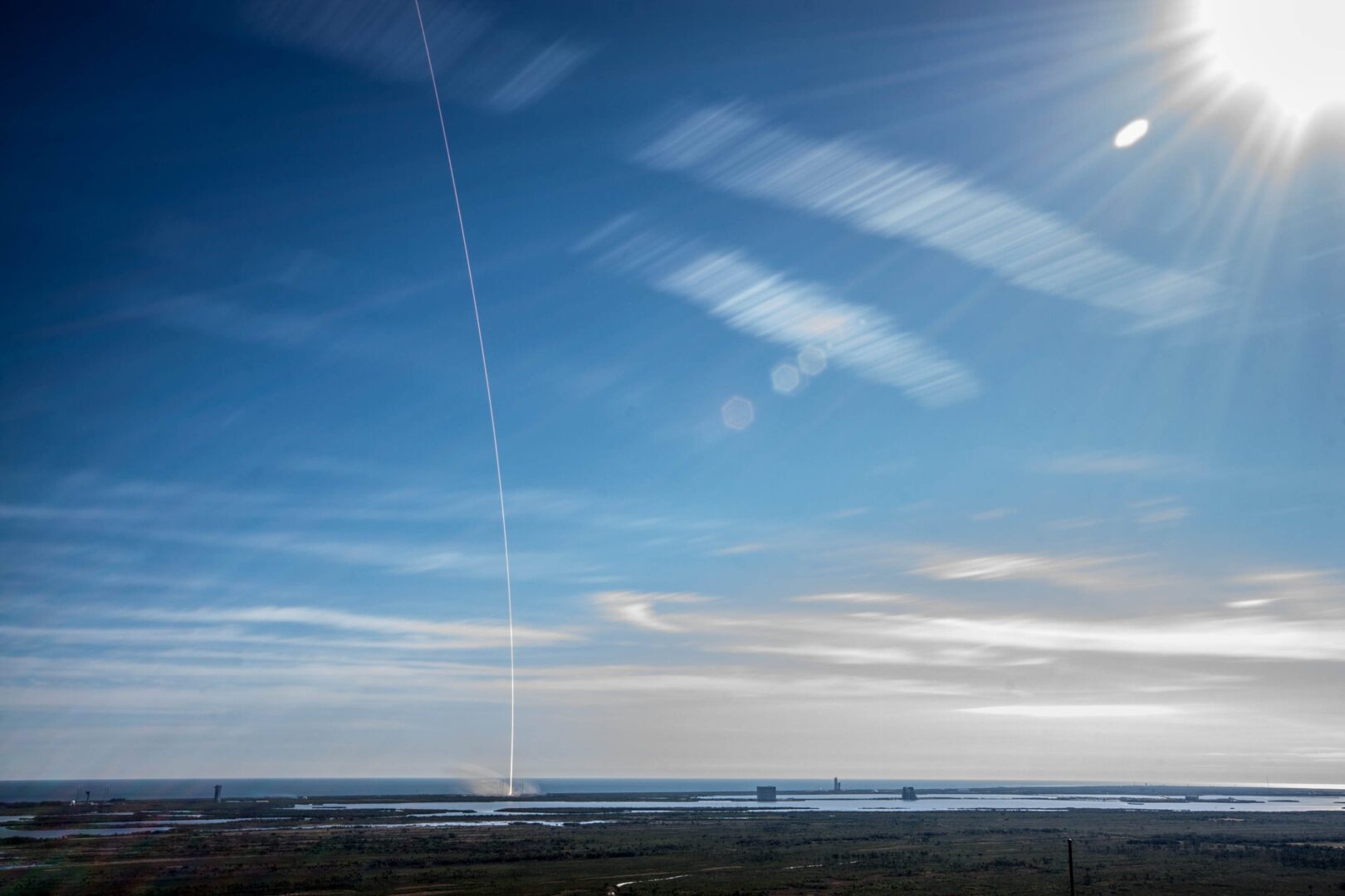 SpaceX fans, here are 30 hi-res wallpapers for your phone or PC ...
