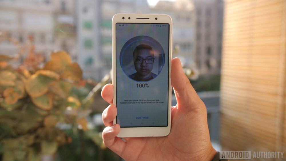 Alcatel 1X hands-on: How's Oreo on 1 GB of RAM?