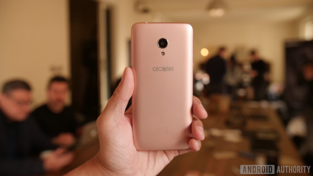 Alcatel 1X hands-on: How's Oreo on 1 GB of RAM?