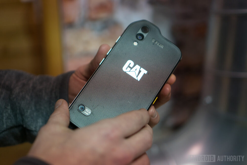 Cat S61 hands-on: See like the Predator - Android Authority