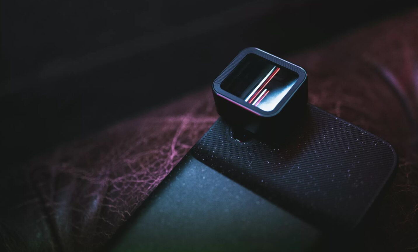 Shoot film like Spielberg with this new anamorphic lens for Pixel and ...