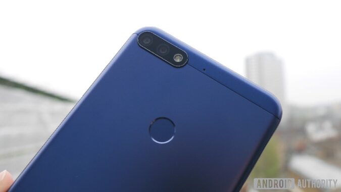 HONOR 7C delivers dual-camera, face unlock, and 18:9 display on a budget