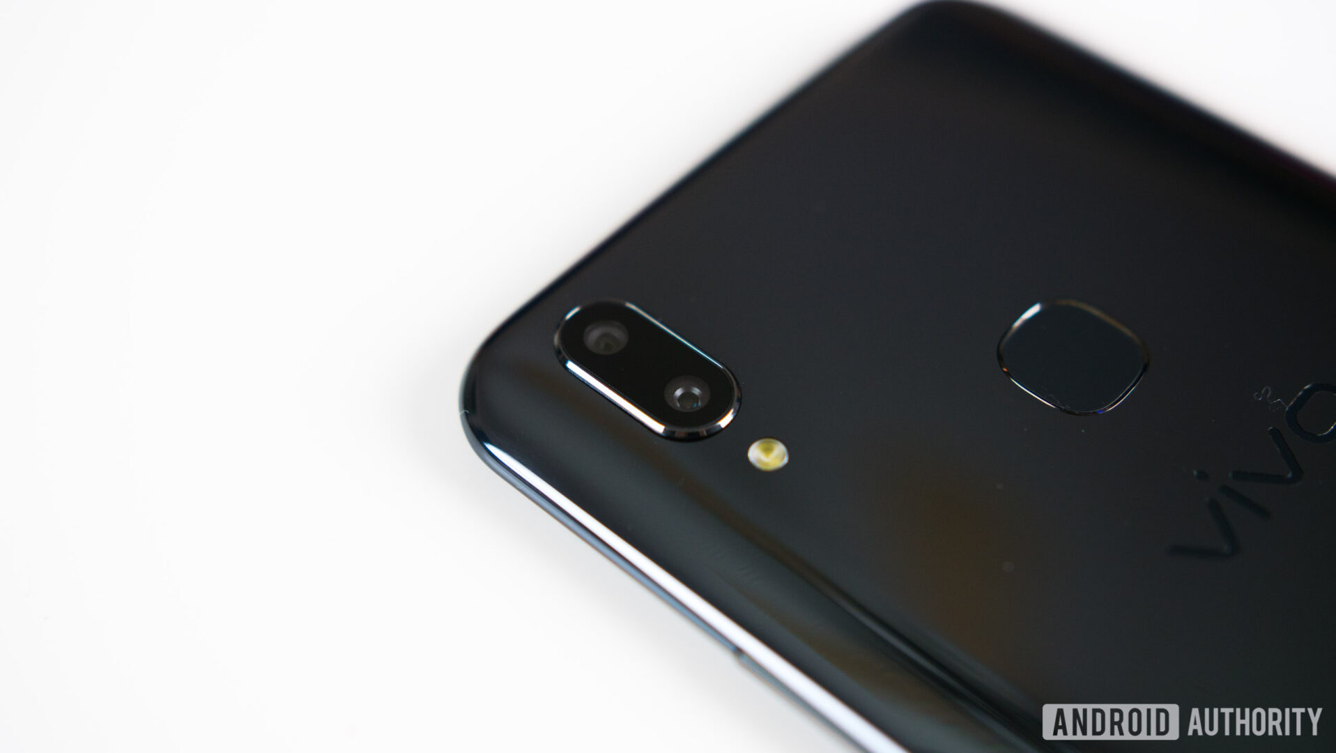vivo V9 review: An iPhone X clone with AI selfies - Android Authority