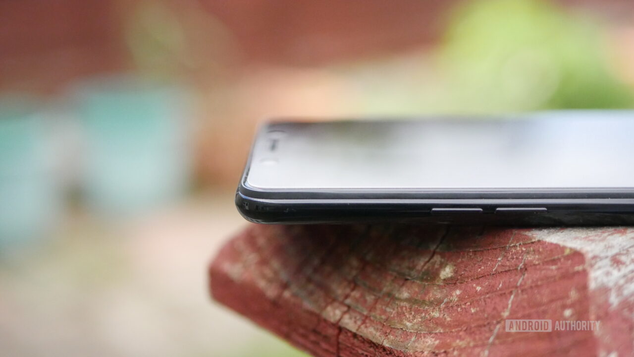 realme 1 hands-on: Budget smarts from OPPO and Amazon?