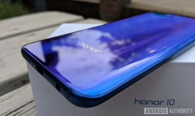HONOR 10 officially launched, offering AI smarts at a cheaper price