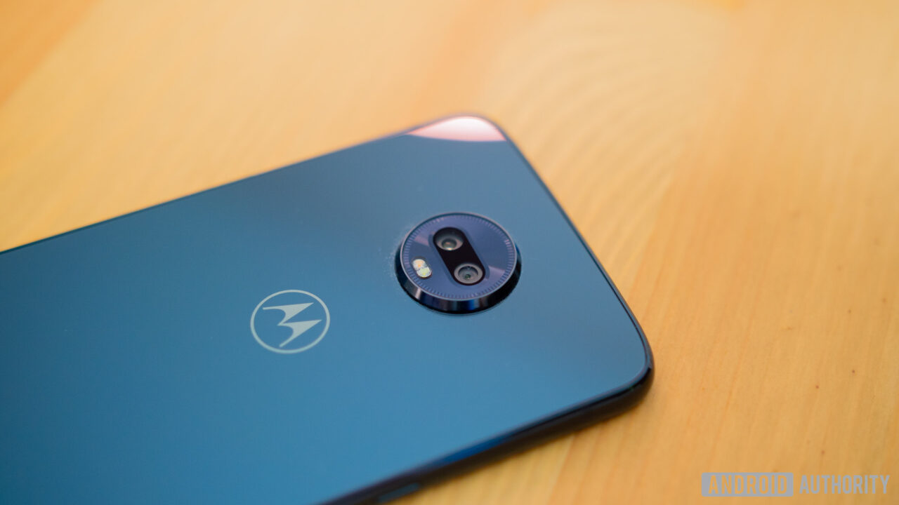 Moto Z3 Play review: The value is still in the Moto Mods - Android ...