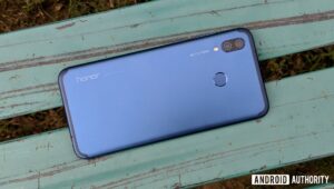 HONOR Play review: Flagship specs on a budget (video added!) - Android ...