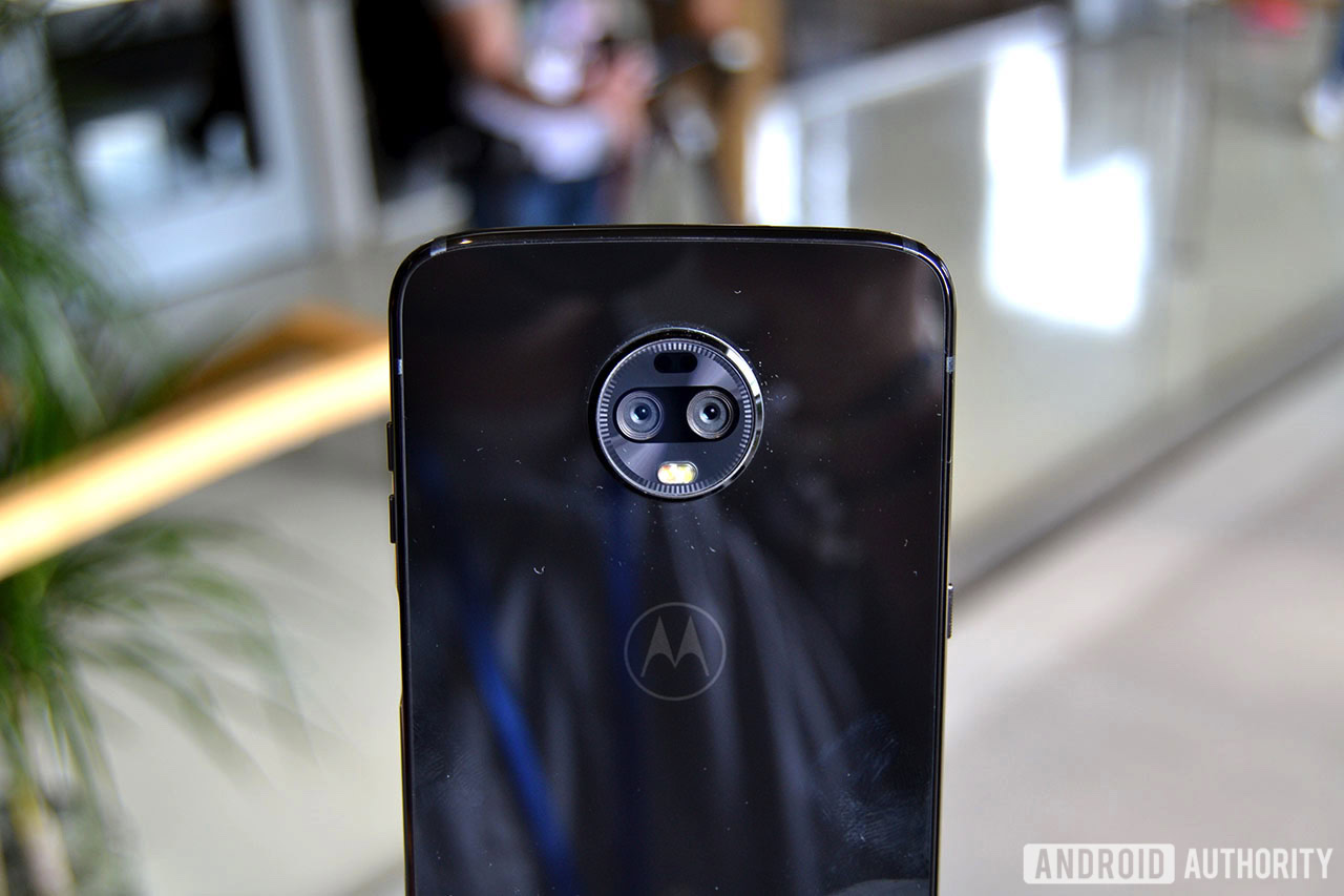 Motorola Moto Z3 hands-on: Our first glimpse at the 5G future - Android ...