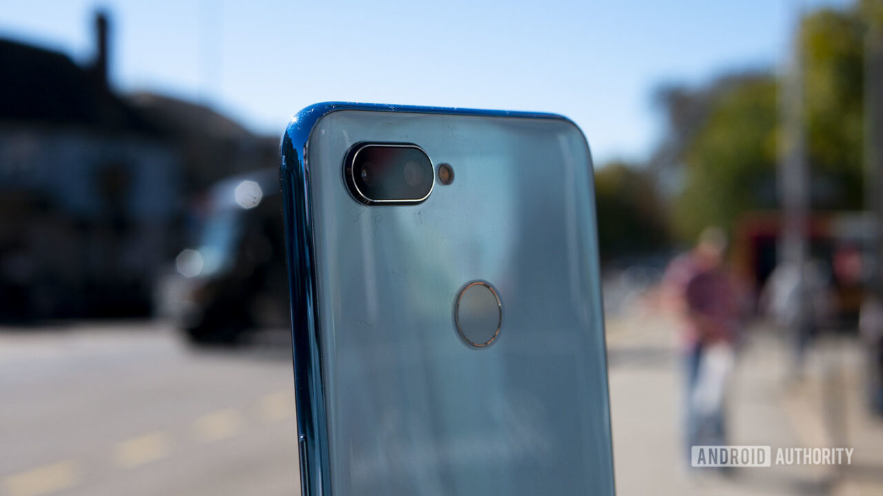 realme 2 Pro review: A step in the right direction - Android Authority