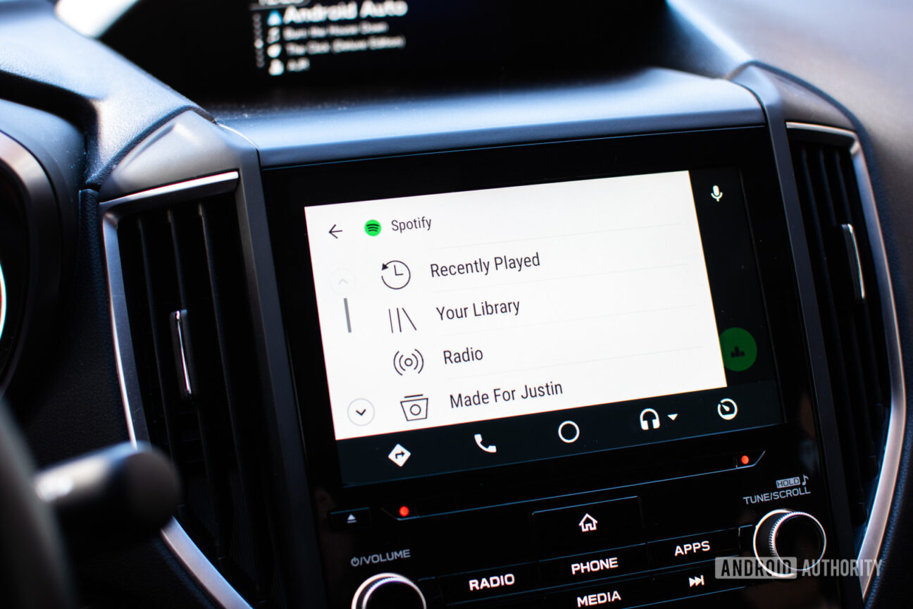 Android Auto update brings enhanced media and messaging services