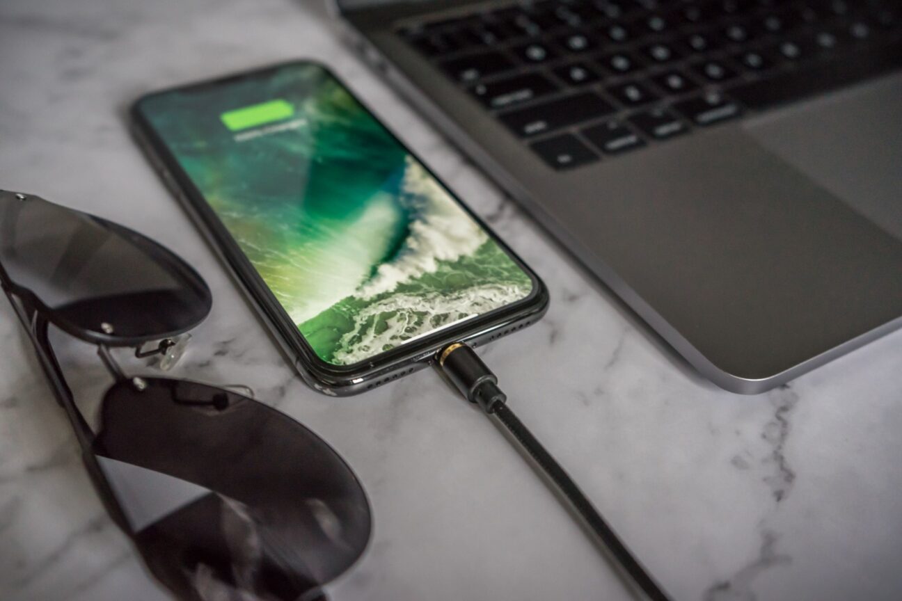 This Xpower DoubleMag is the only charge cable you need