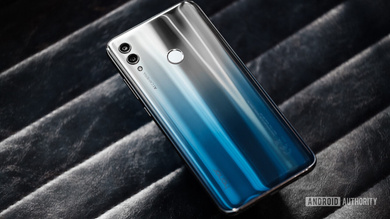 HONOR 10 Lite hands-on: The budget selfie king?