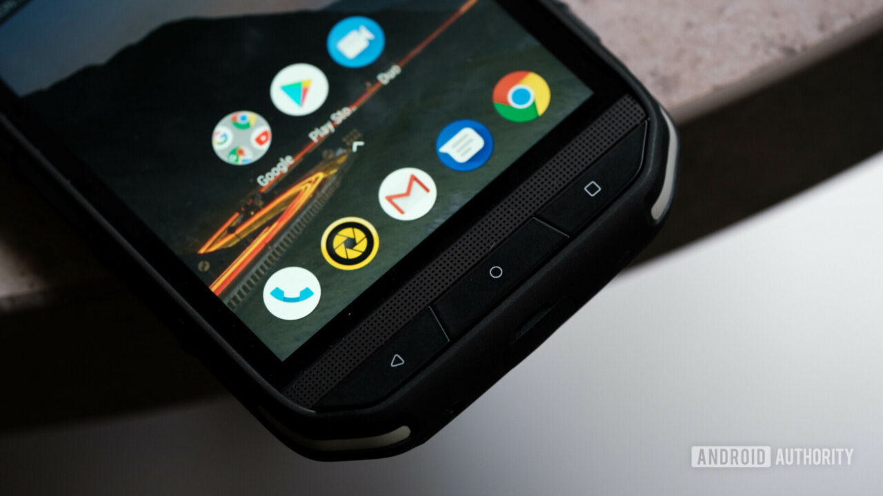 Hands-on with the Cat S48c rugged phone, available now on Verizon ...