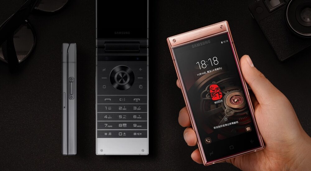 How Samsung’s luxury flip phones paved the way for the Galaxy F