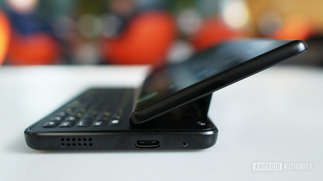 Fxtec Pro1: The sliding QWERTY keyboard phone makes a comeback