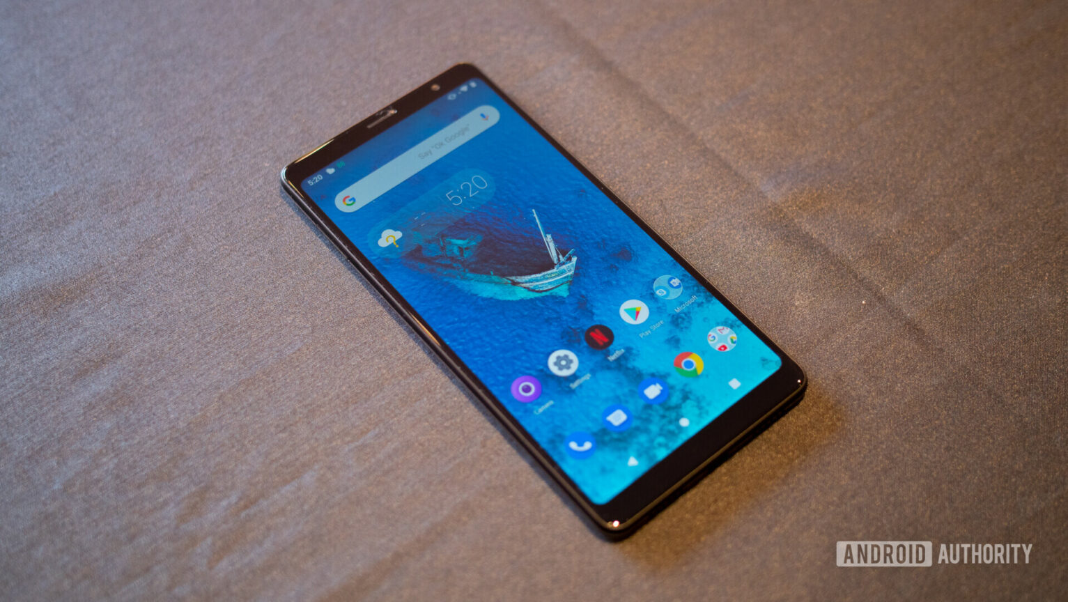 Lenovo Tab V7 hands-on: return of the phablet