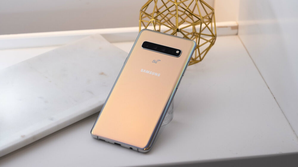 Bring back plastic phones. - Android Authority