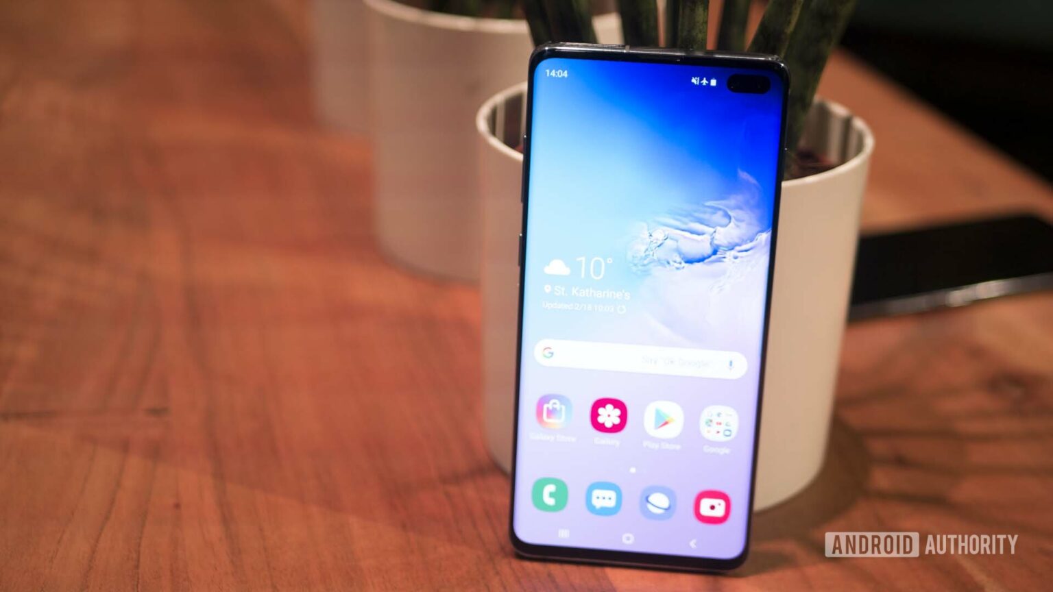 Samsung Galaxy S10 Plus (12GB RAM) leaks in Luxurious Ceramic White