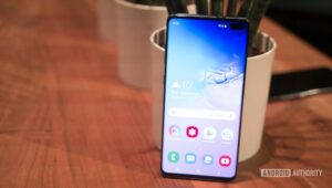 Samsung Galaxy S10 Plus (12GB RAM) leaks in Luxurious Ceramic White