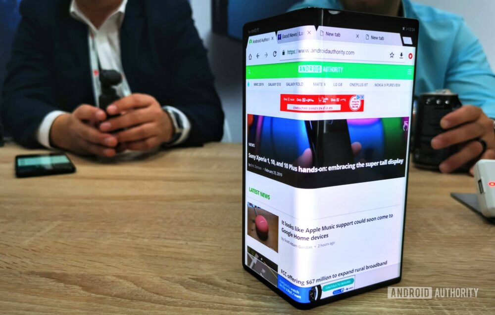 HUAWEI Mate X first look: 5G flexibility in a foldable form factor