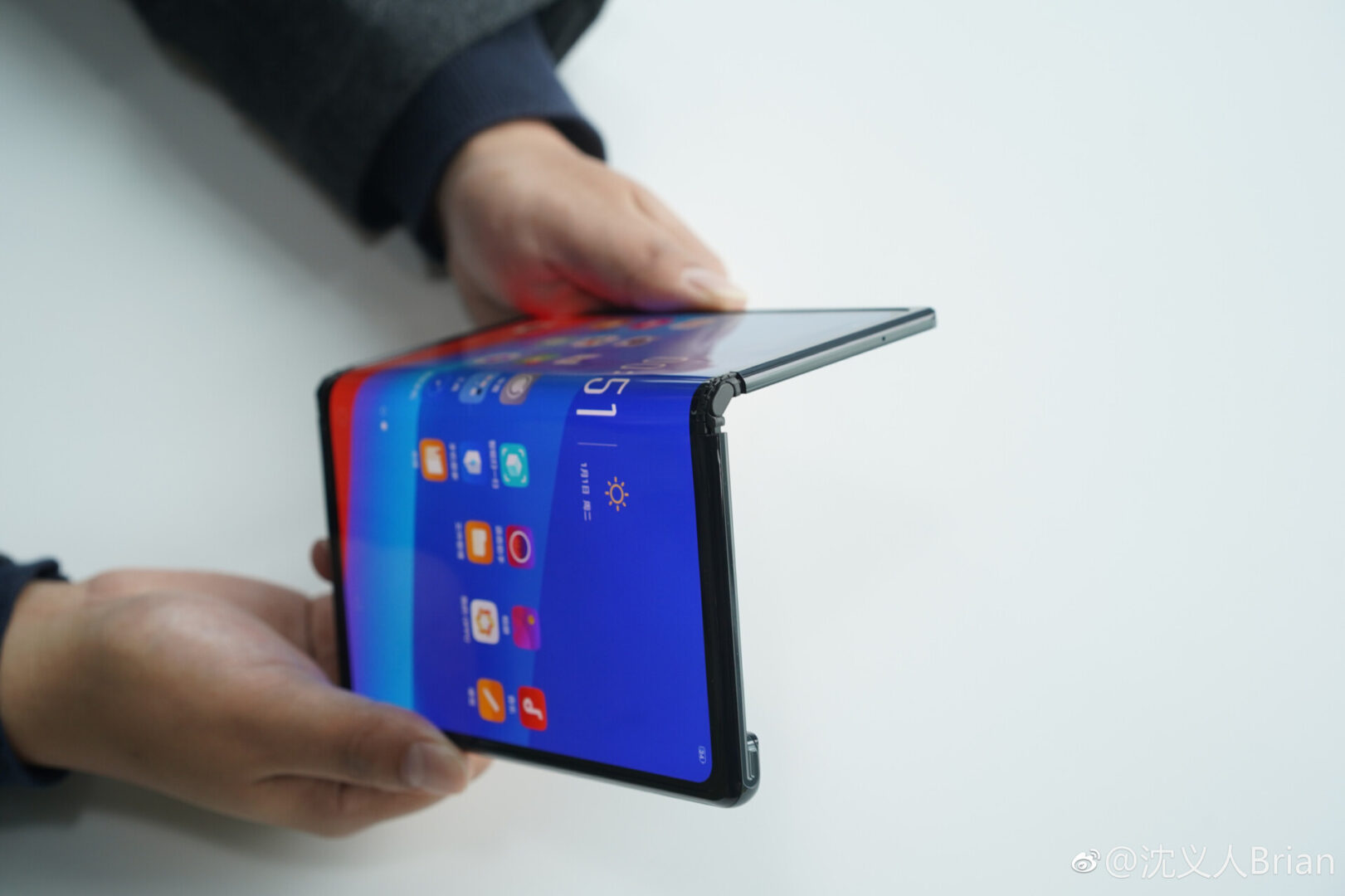 Oppo's folding phone may have dodged the Galaxy Fold’s biggest flaws