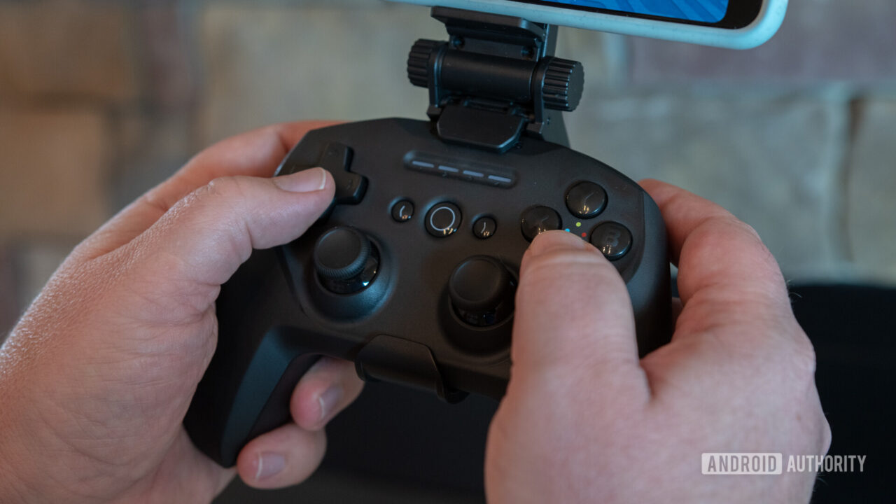 SteelSeries Stratus Duo review: The best premium mobile game controller