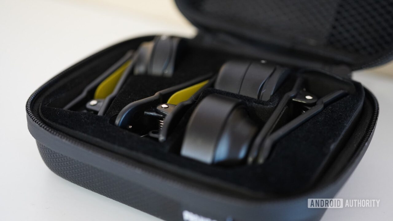 Black Eye Pro Kit G4 review: Clip-on lenses improve your phone's camera