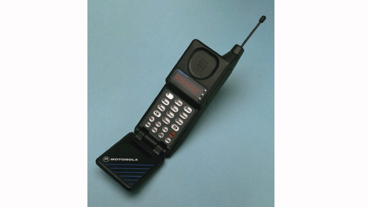 Motorola MicroTAC 30th anniversary: Motorola dishes on folding phones