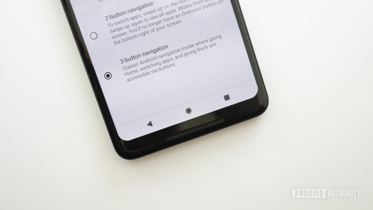 Android Q beta 3 brings back the old school 3-button navigation bar