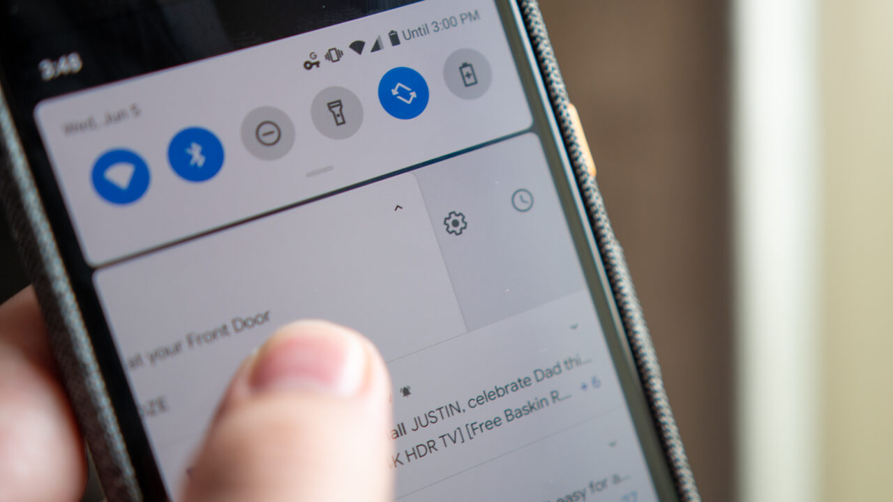 Android Q Beta 4 lets you swipe away notifications from either direction