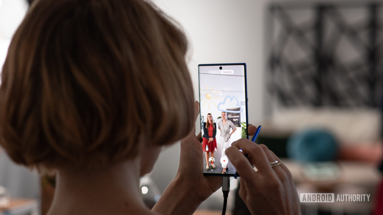 Samsung Galaxy Note 10 and Note 10 Plus hands-on: This one is different ...