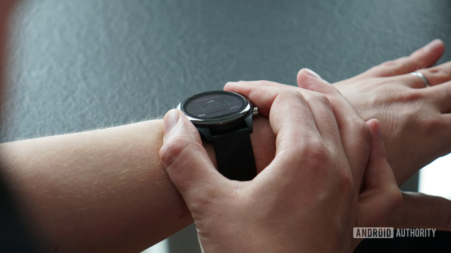 Asus' new smartwatch has an embedded ECG, GPS, and 2-week battery life ...