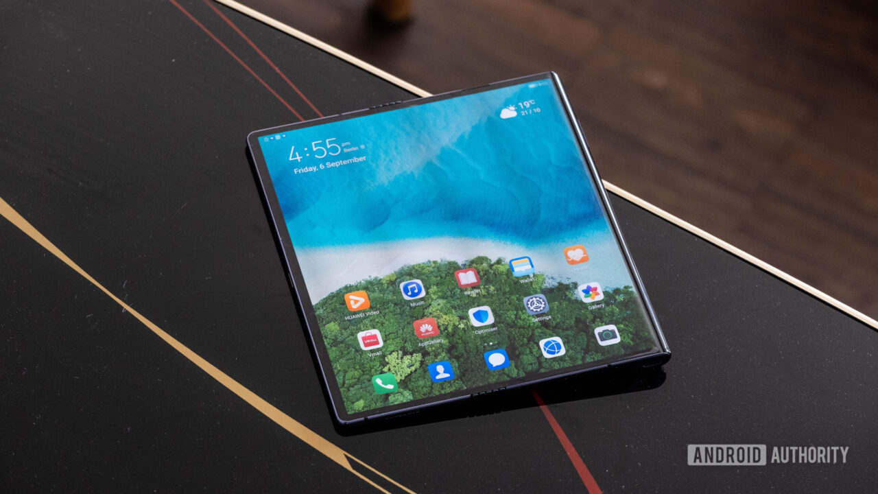Video: I spent 2 hours with the HUAWEI Mate X at IFA 2019! - Android ...