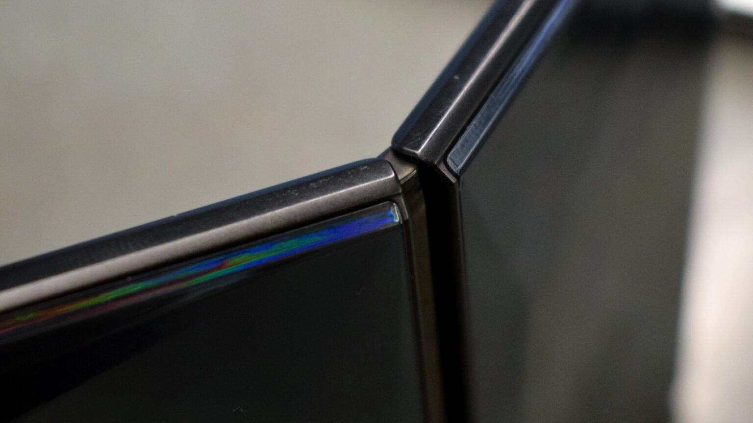 Foldable phones and the return of the clamshell - Android Authority
