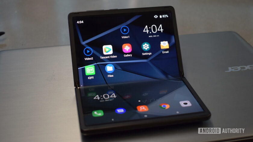 Foldable phones and the return of the clamshell - Android Authority