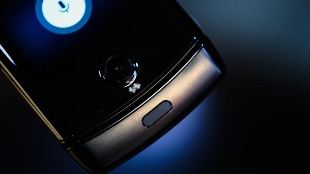 Motorola Razr hands-on: Back in black - Android Authority