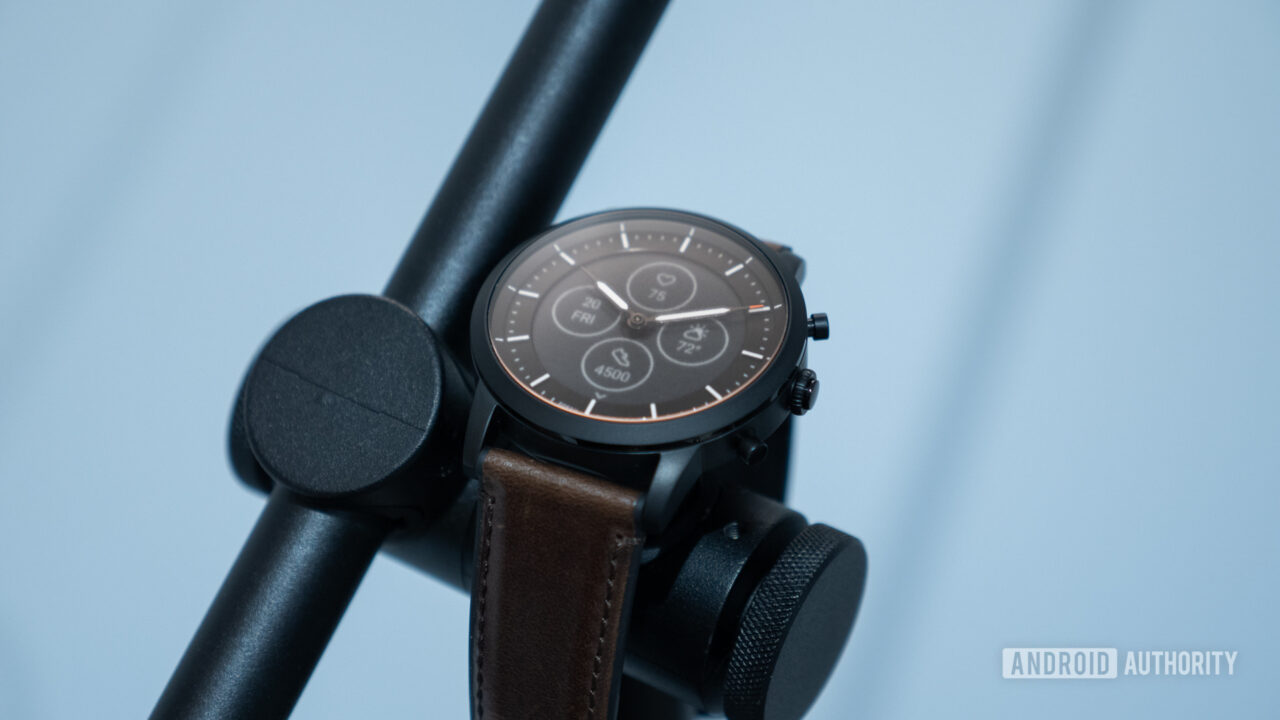 Fossil Hybrid HR hands-on: Always-on display, 2+ week battery