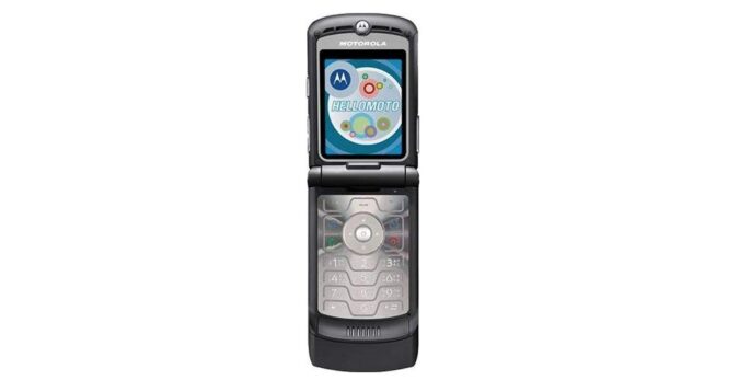 #ThrowbackThursday: The Motorola Razr V3 was the coolest phone around ...