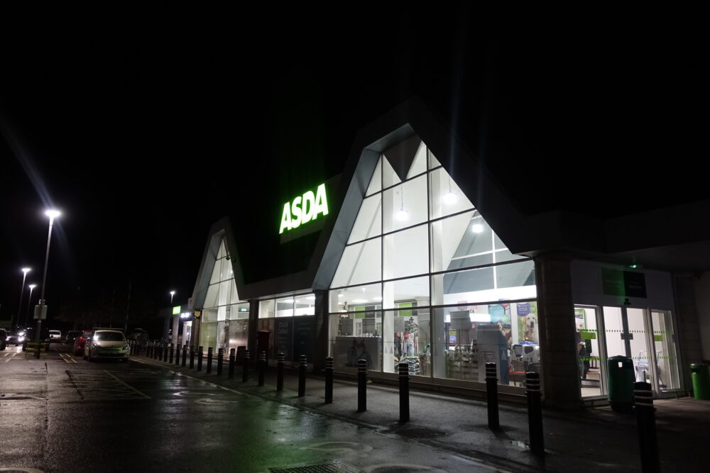 Compact camera vs smartphone shootout: It's not even close