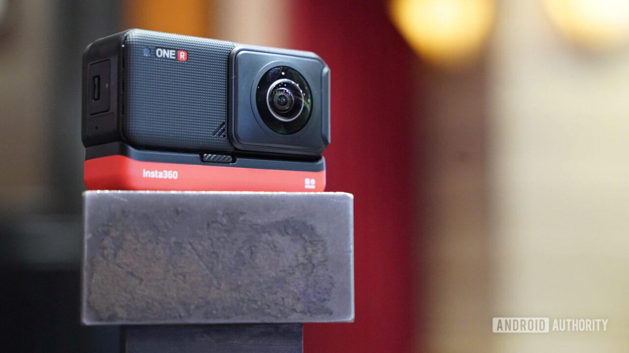 Insta360 debuts One R modular action and 360-degree camera
