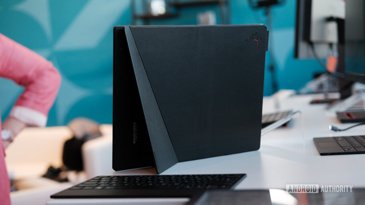 Lenovo Thinkpad X1 Fold hands-on: Foldable laptops now seem promising